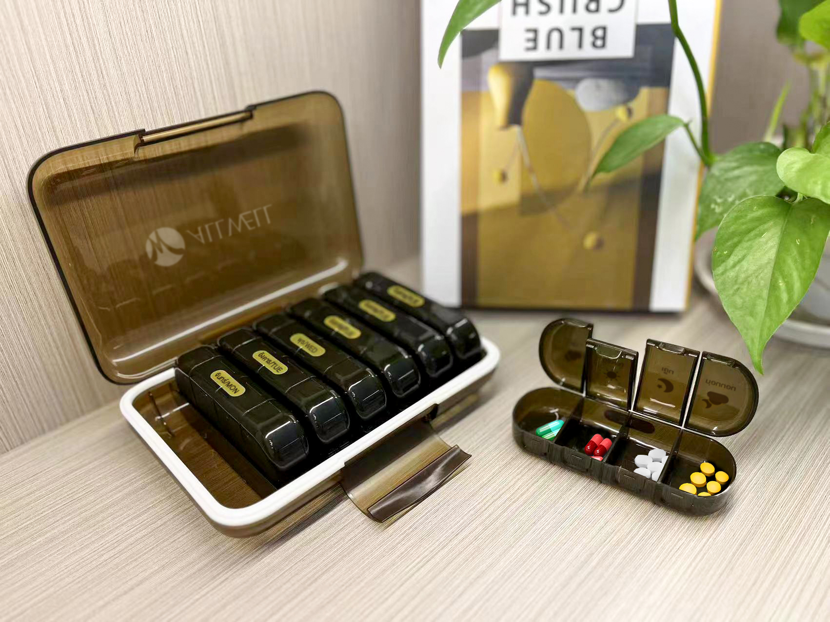 กล่องใส่ยา 7 วัน ALLWELL แบ่ง 4 ช่อง กันแสง-กันชื้น ตลับพกพาได้